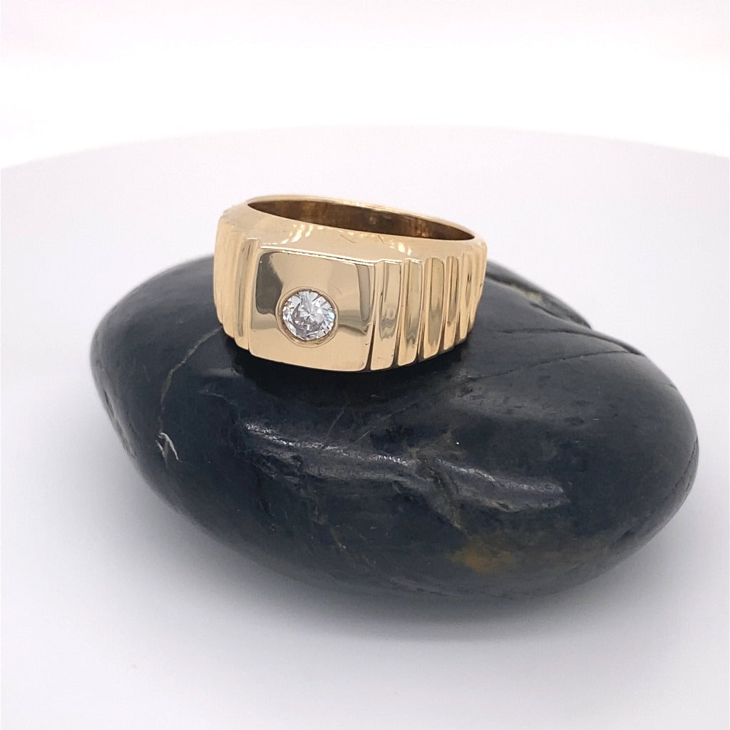 Men's .25ct Round Diamond Step Side pinky Ring – Madalyn's Fine Jewelry