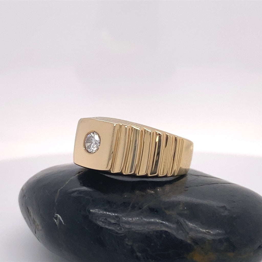 Men's .25ct Round Diamond Step Side pinky Ring – Madalyn's Fine Jewelry